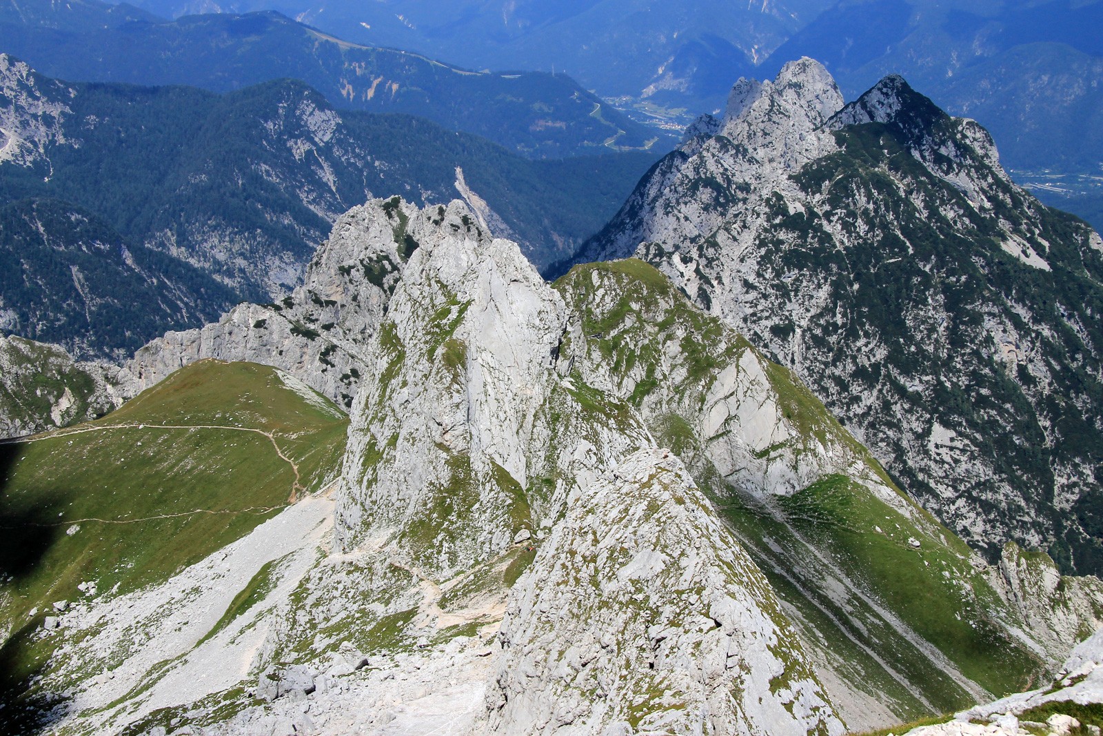 Naar de top van de Mangart - Hiken is tof!